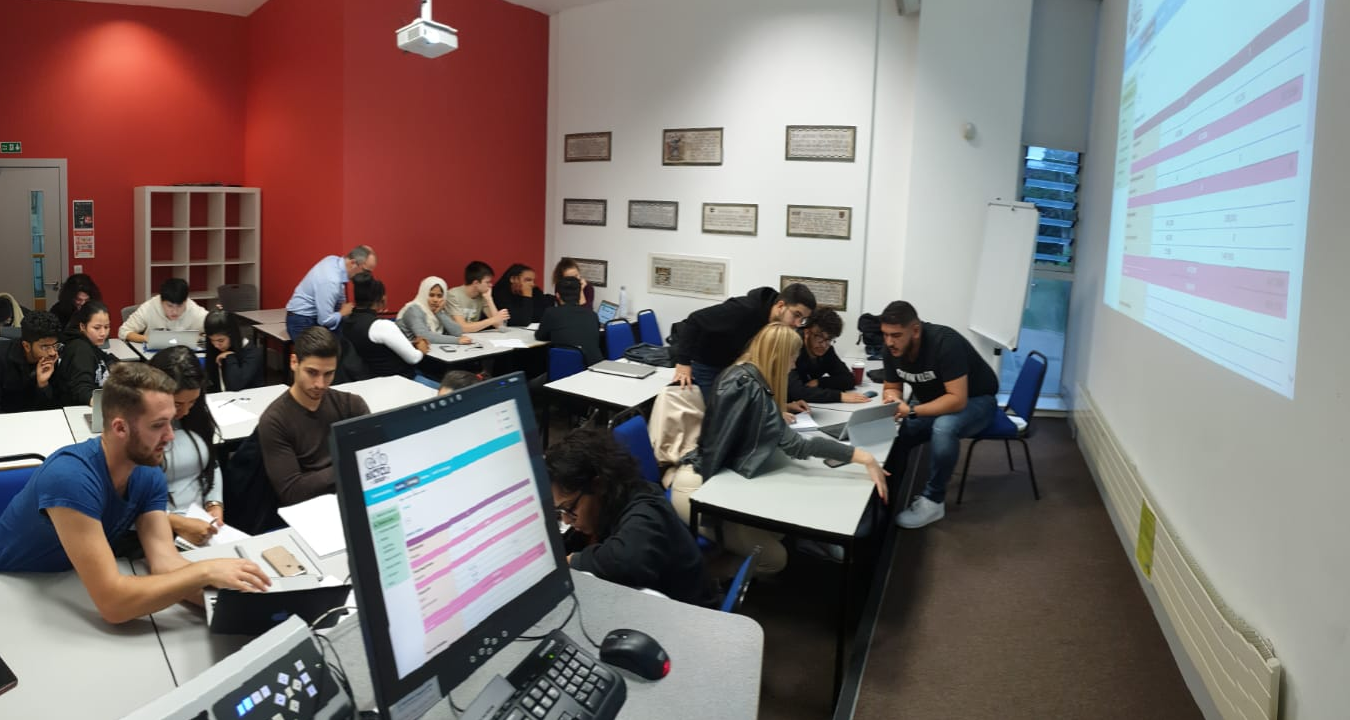 Customised Business Simulation | Edumundo